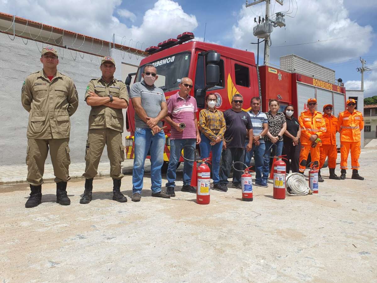 Corpo de Bombeiros forma brigadas contra incêndio na Justiça Estadual